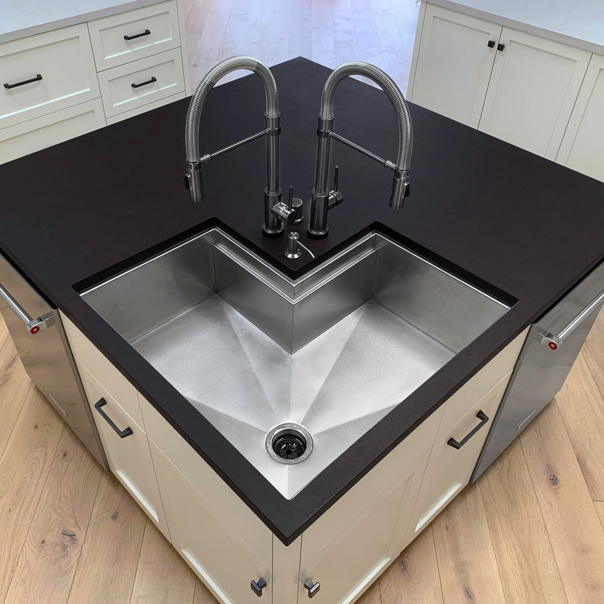 Custom Sinks - Stainless, Pure Copper, Premium Brass - Havens | Luxury ...